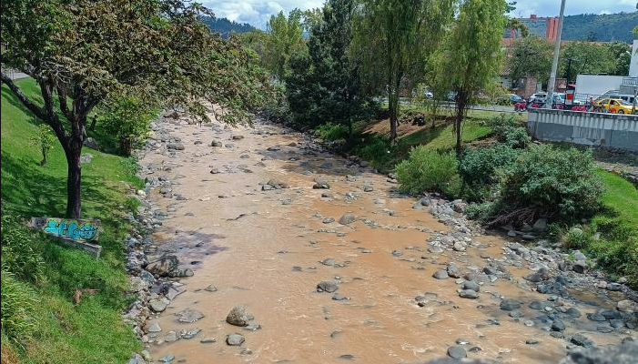 Fuerte tormenta con granizo azota Cuenca mientras se reporta sequía en ...