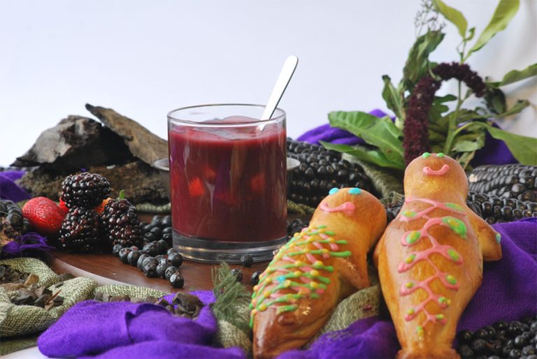 Colada morada en Ecuador: origen ancestral y su vínculo con el Día de ...